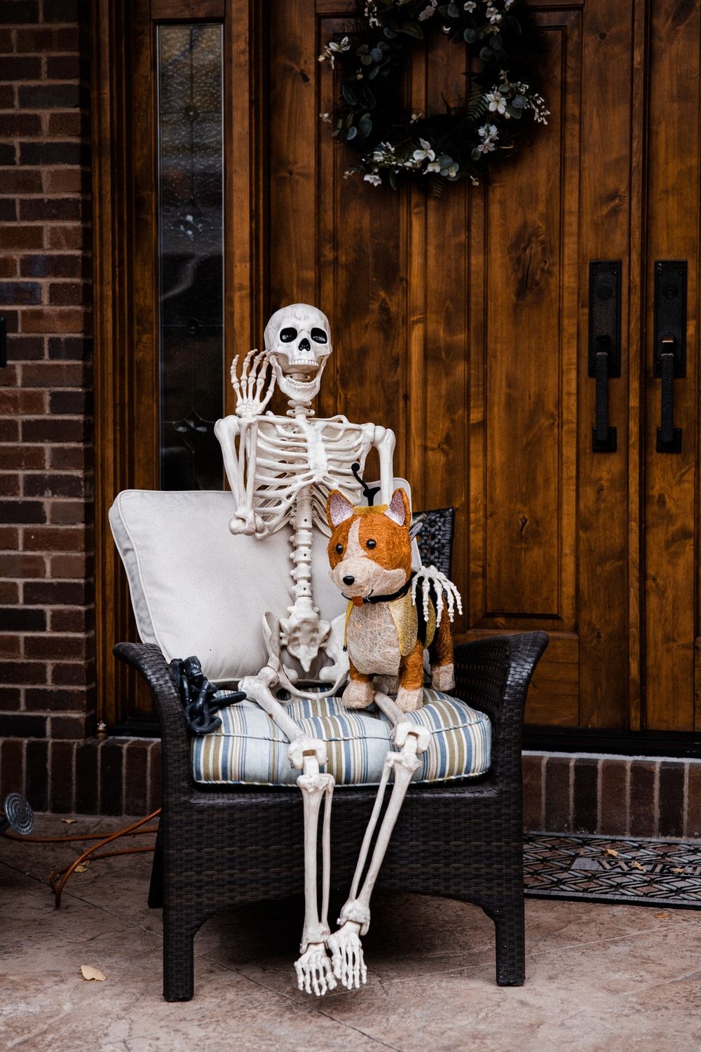 Skeleton Sitting In Chair Pictures, Photos, and Images for Facebook ...