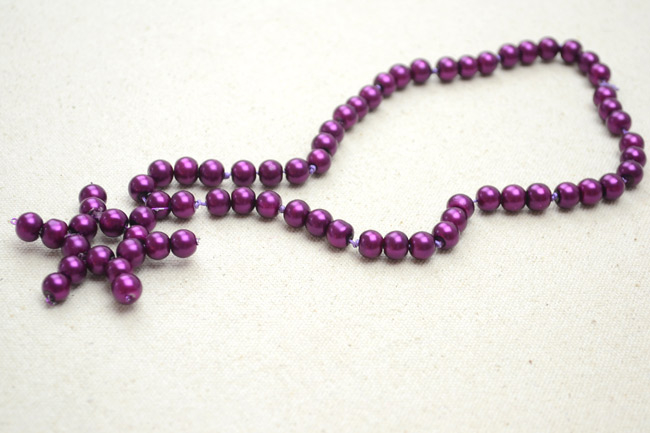 Making Snowflake Necklace With Wire And Pearls Pictures, Photos, and ...