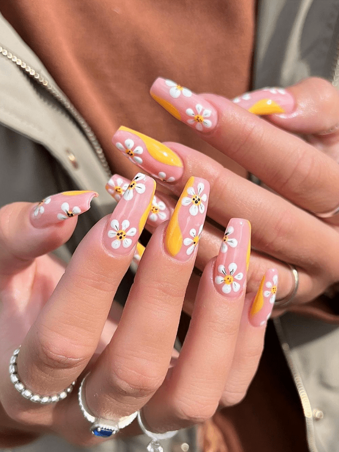 Fresh Daisy Nails Pictures, Photos, and Images for Facebook, Tumblr, Pinterest, and Twitter
