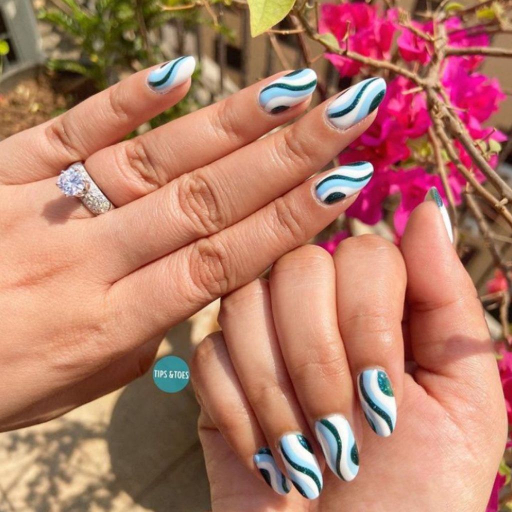 Ocean Wave Nails