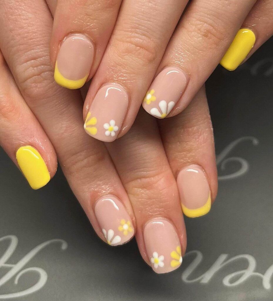 Daisy Short Nails With Yellow French Tips Pictures, Photos, and Images ...