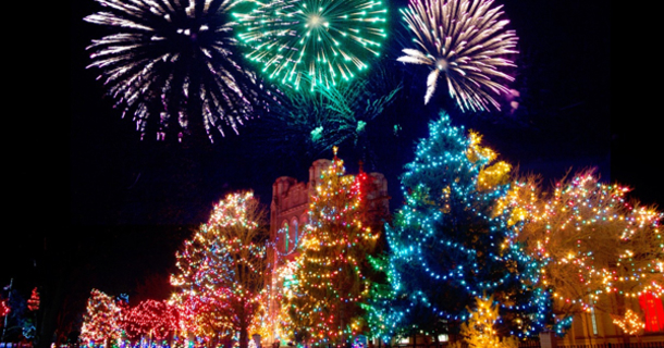 10 Holiday Christmas Background Themes