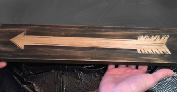 DIY Arrow Sign Using A Wood Pallet