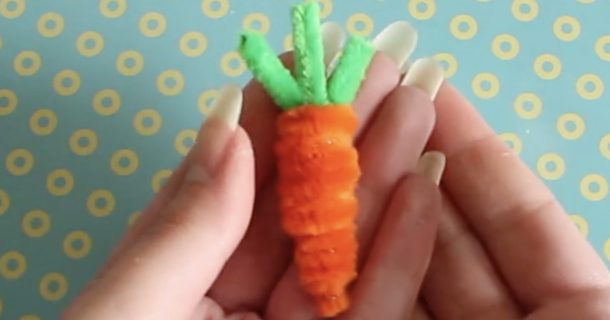 Simple DIY pipe cleaner carrot for Easter