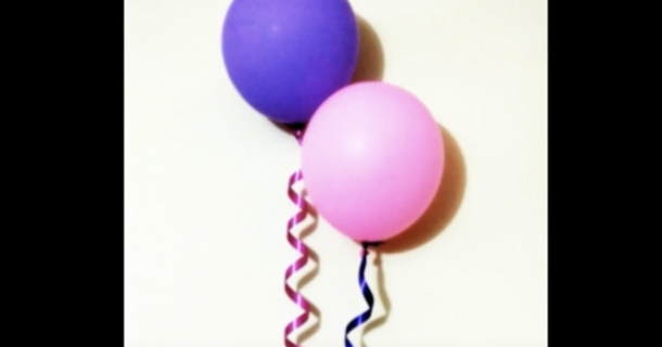 Learn How To Curl Balloon Ribbons Using Scissors