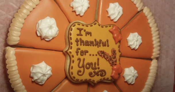 How To Create A Delicious Thanksgiving Cookie Pie