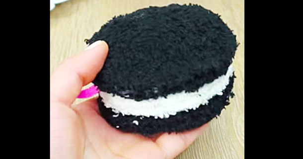 How To Make DIY Oreo Cookie Plushies