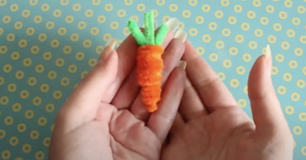 Simple DIY Pipe Cleaner Carrot Tutorial
