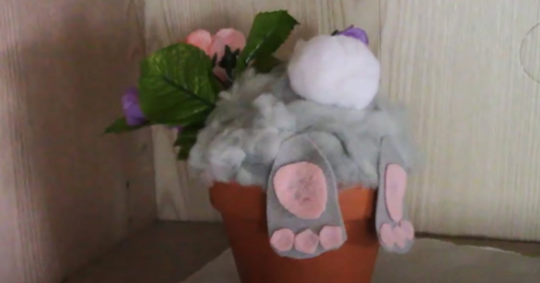 DIY Bunny In The Flower Pot Easter Decor Idea