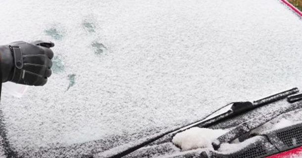 DIY Homemade De-Icer Spray To Defrost Your Car
