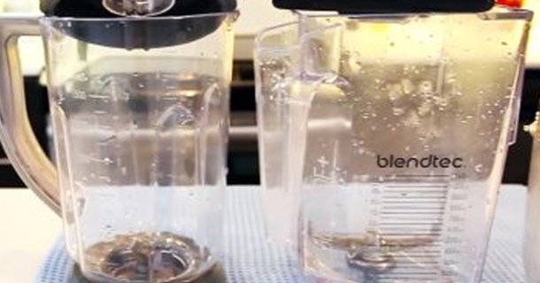 How To Get Your Blender Clean In Just 1 Minute