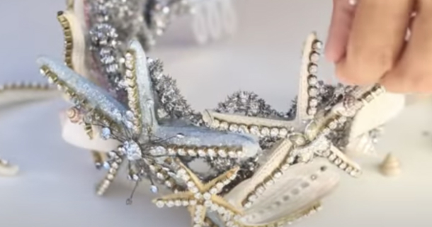 How To Make A Beautiful Summer DIY Seashell Crown