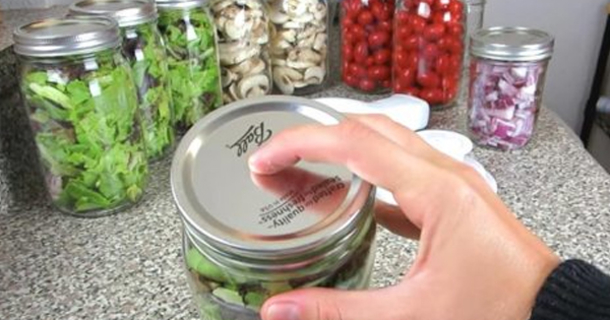 Simple Mason Jar Hack That Can Help Keep Produce Fresh For A Week