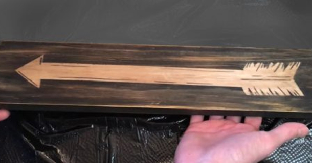 DIY Rustic Arrow Sign Using Pallet