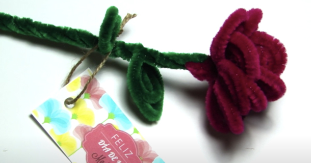 Easy Pipe Cleaner Flower - Mother's Day DIY Craft