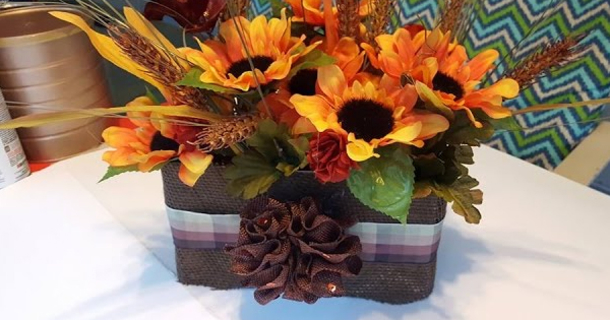 Easy & Beautiful Upcycle DIY Fall Flower Box