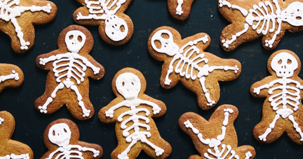 Neat Skeleton Gingerbread Cookie Recipe - So Spooky!