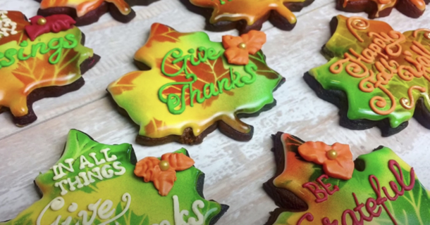Beautiful Thanksgiving Maple Leaf Cookies DIY