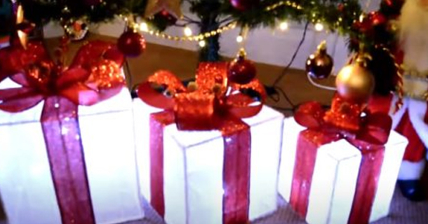 How To Create These Amazing DIY Light-Up Christmas Presents For The Yard
