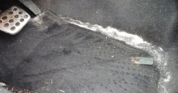 How To Easily Remove Winter Salt Stains On Car’s Carpet