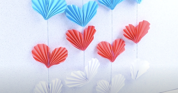 How To Make These Easy Paper Hearts On String Garland Decor