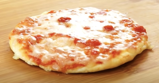 Easy 1 Minute Microwave Pizza Recipe To Try At Home