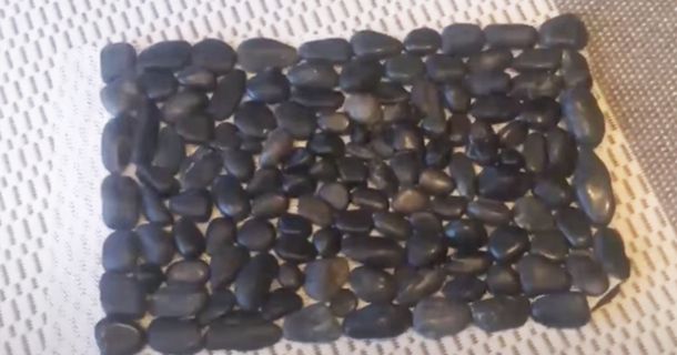 Easy Dollar Tree Stone Bath Mat Tutorial