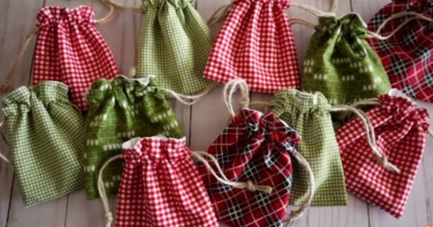 Easy 5 Minute Christmas Gift Bag DIY Sewing Tutorial