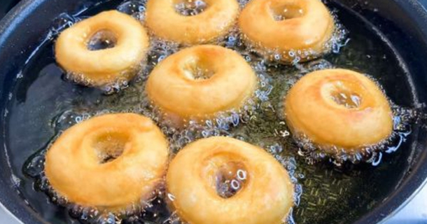 15-Minute Homemade Donuts That's Better Than The Store Brands