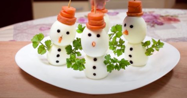 8 Creative Food Decorations For The Christmas Season
