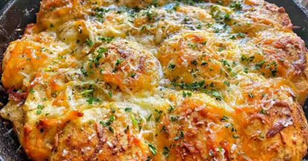 How To Make Cheesy Stuffed Biscuit Garlic Bread