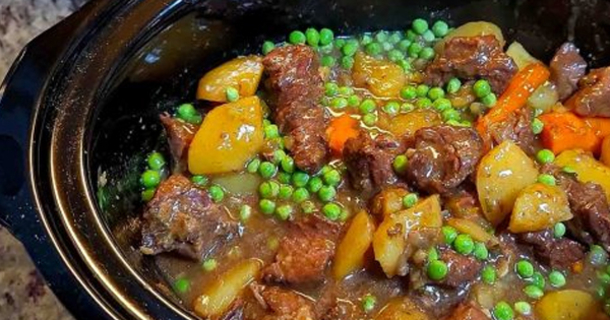 DIY Slow Cooker Beef Stew Recipe For Dinner