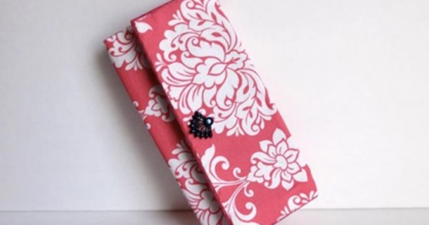 How To Make A Fabric & Cardboard Purse