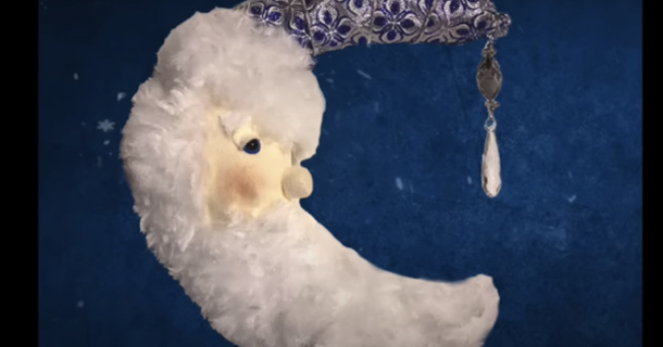 DIY Santa Crescent Moon Wreath Tutorial