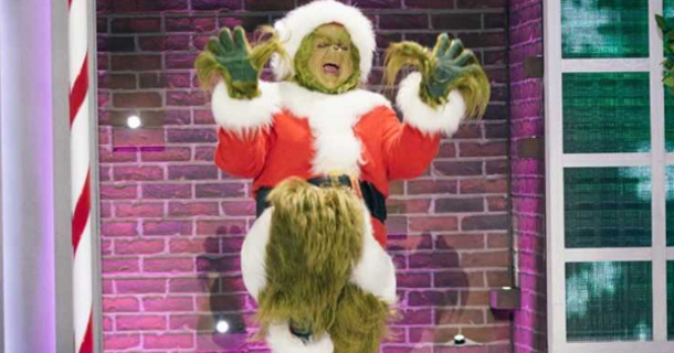 Mother hires ‘Grinch’ to ‘ruin Christmas’ as a prank, but is in shock ...