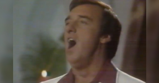 Jim Nabors performing “O Holy Night” with a choir is beautiful — RIP