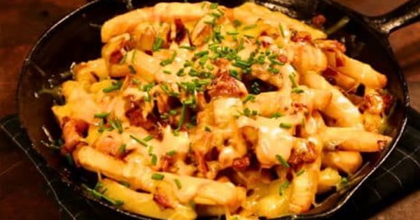 How To Make Delicious Extra Cheesy & Loaded Skillet Fries