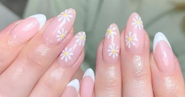 10 Stunning Daisy Nail Designs That Will WOW You
