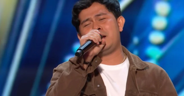 Audience Booed When Simon Cowell Stopped This Performance But The Result Has Them Singing Along.