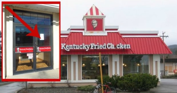 Customers Share SHOCKING Sign On KFC Window To Facebook, Police Arrive ...
