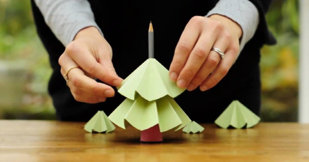 How To Make A Christmas Tree From Paper
